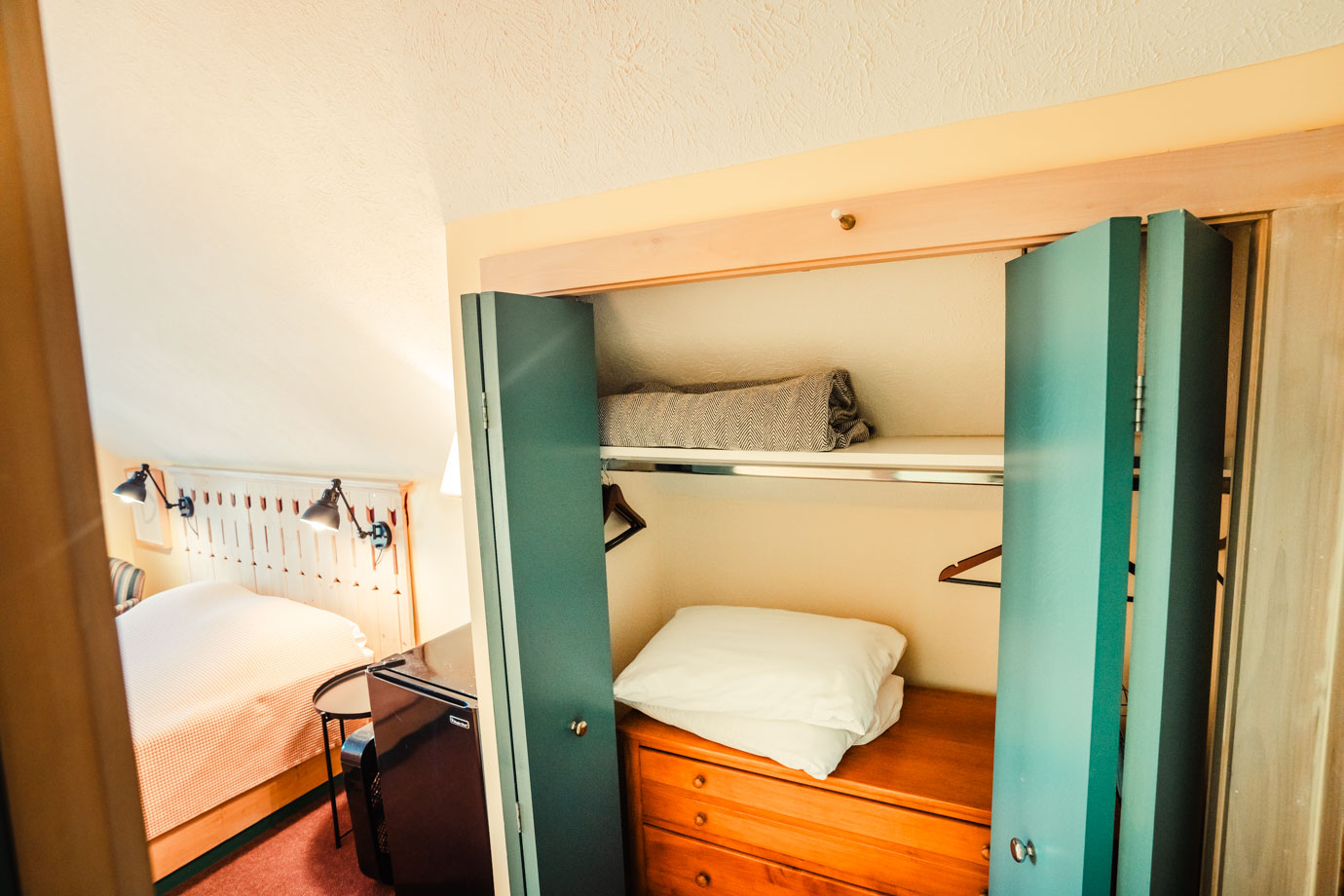 Room 6 – Centennial Inn